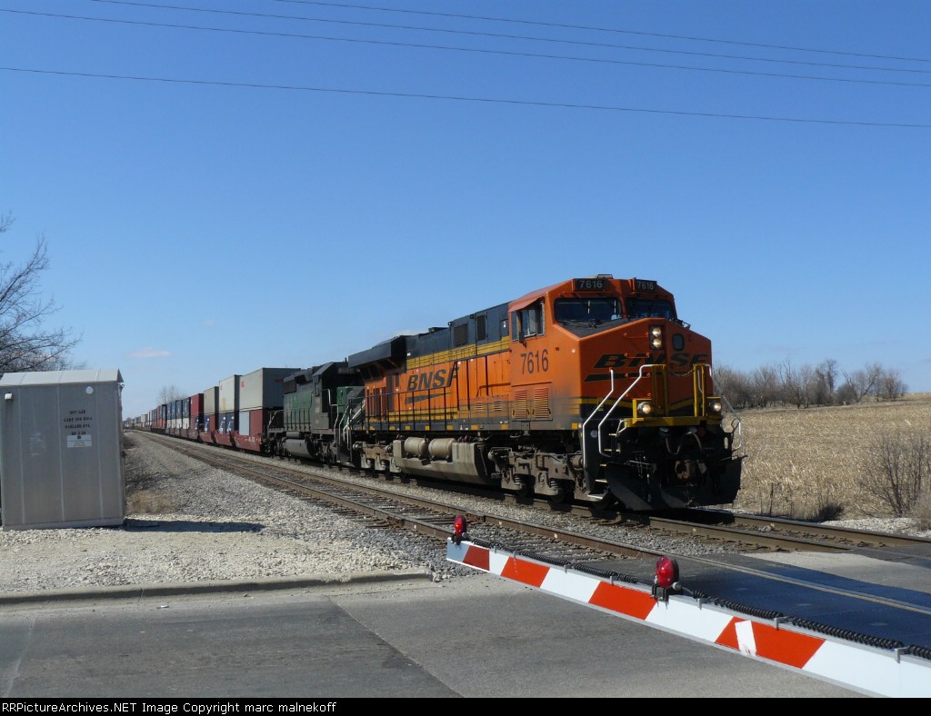 BNSF 7616